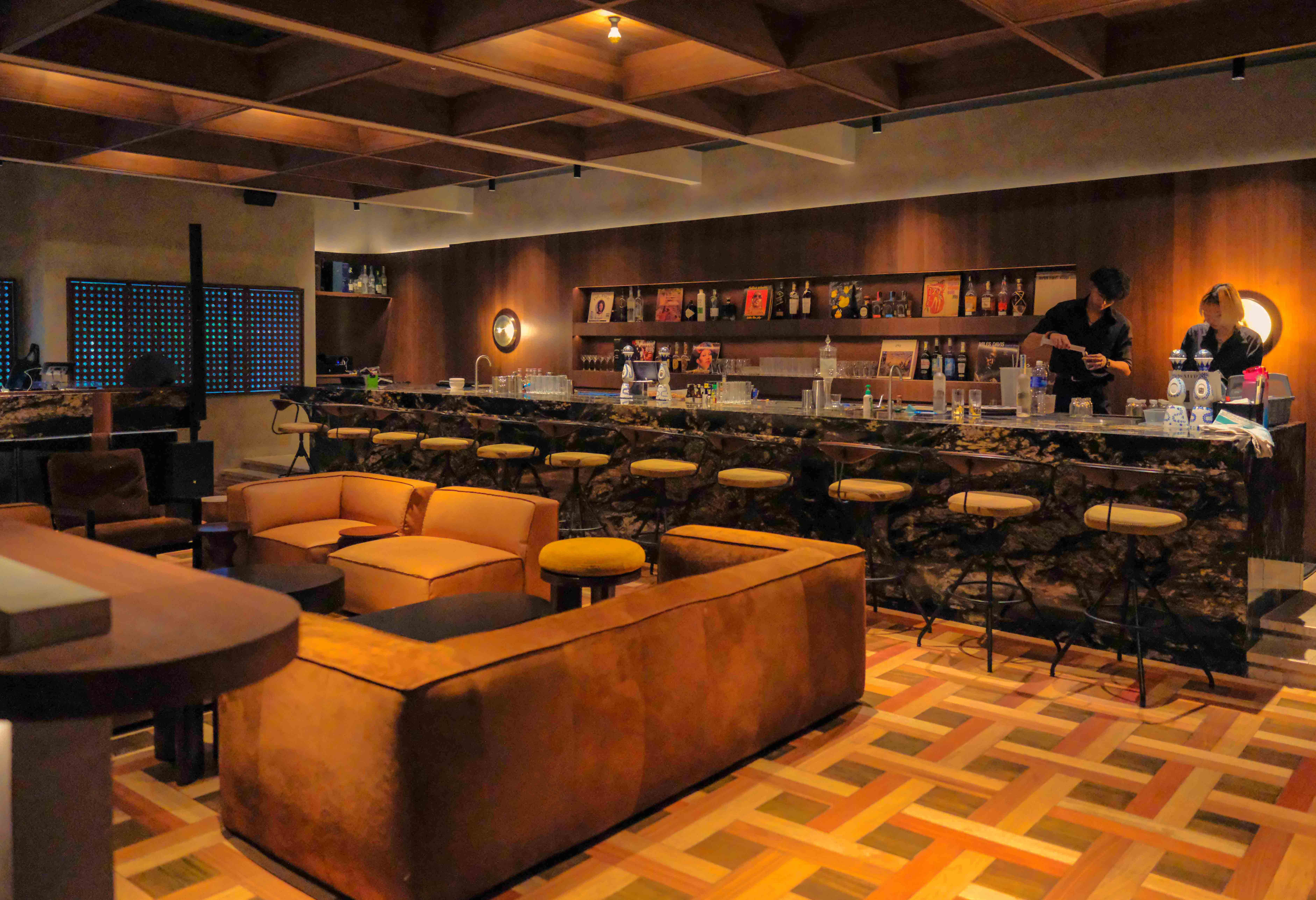 Eat Drink KL | Louie's Bar, Plaza Batai